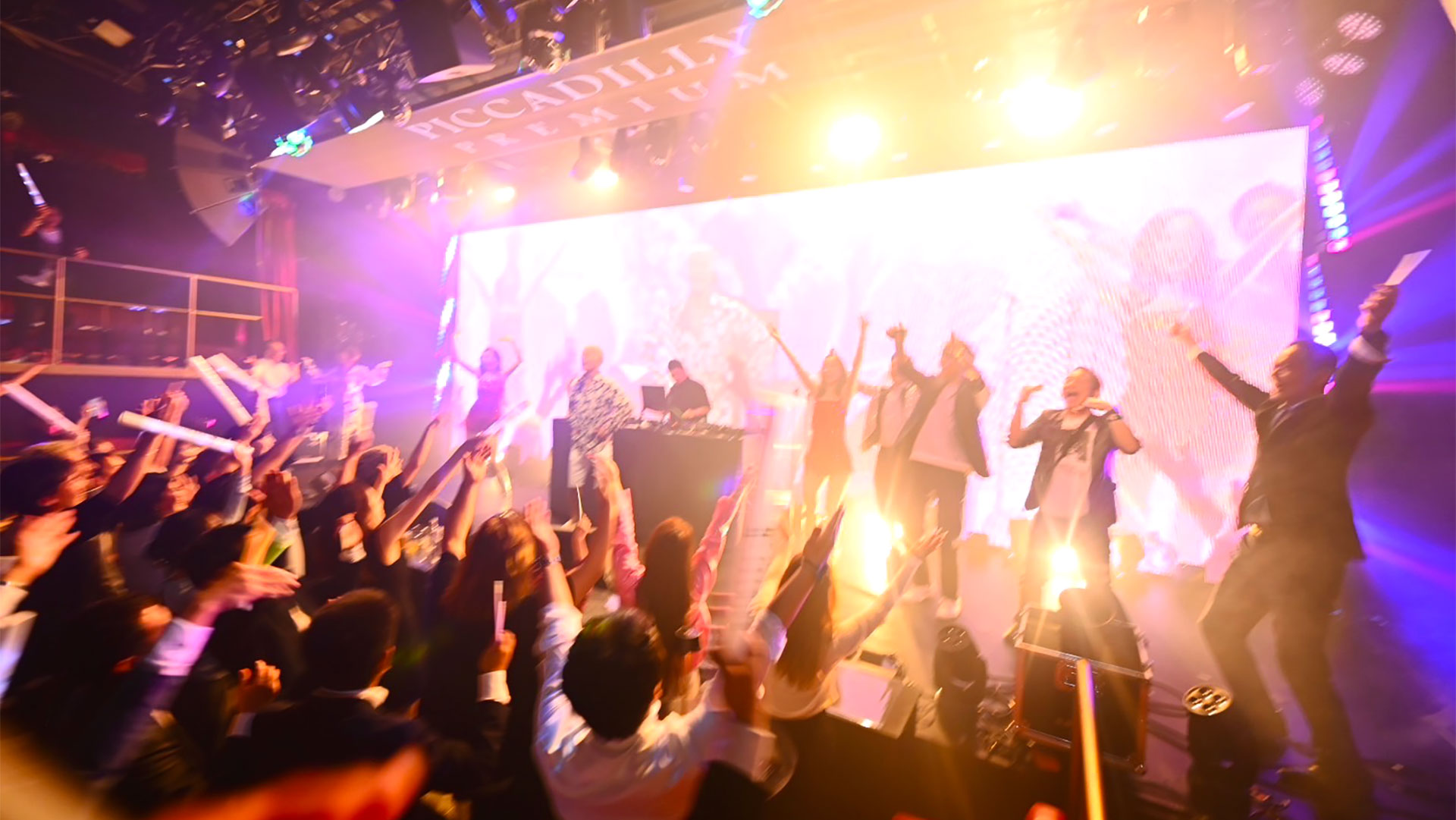 PICCADILLY PREMIUM | TICKET | 最上級の音響設備とステージでプロが奏でる迫力の生演奏を“体感”できる贅沢なひととき ...